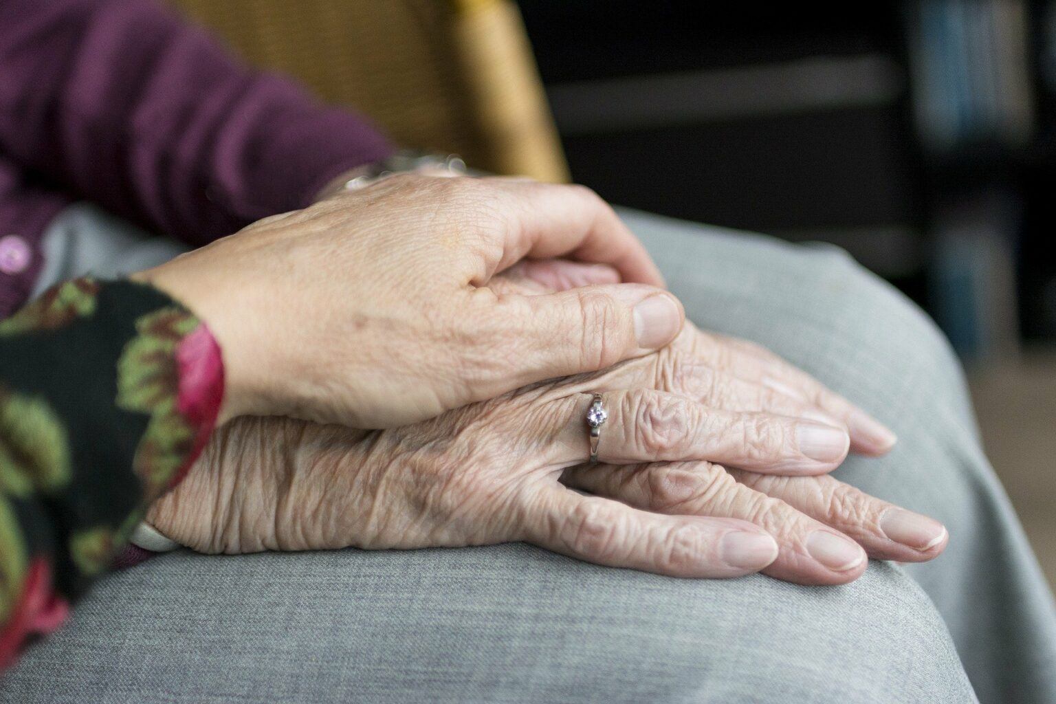 The Most Common Signs and Symptoms of Essential Tremor | Tremor Care
